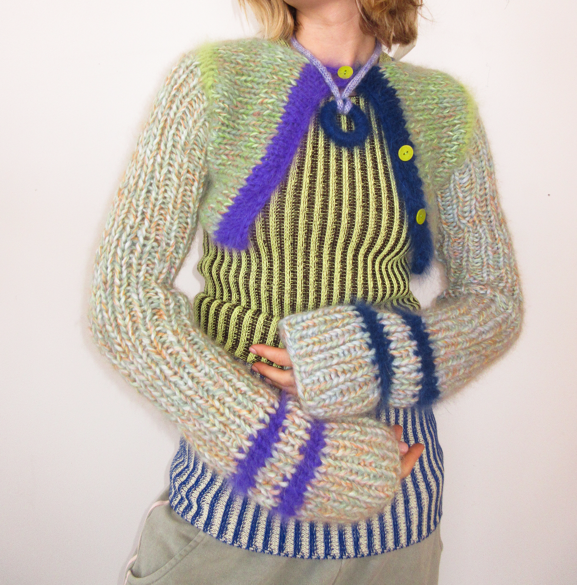 Shruggie Cardigan in Snapdragon – Verconiik